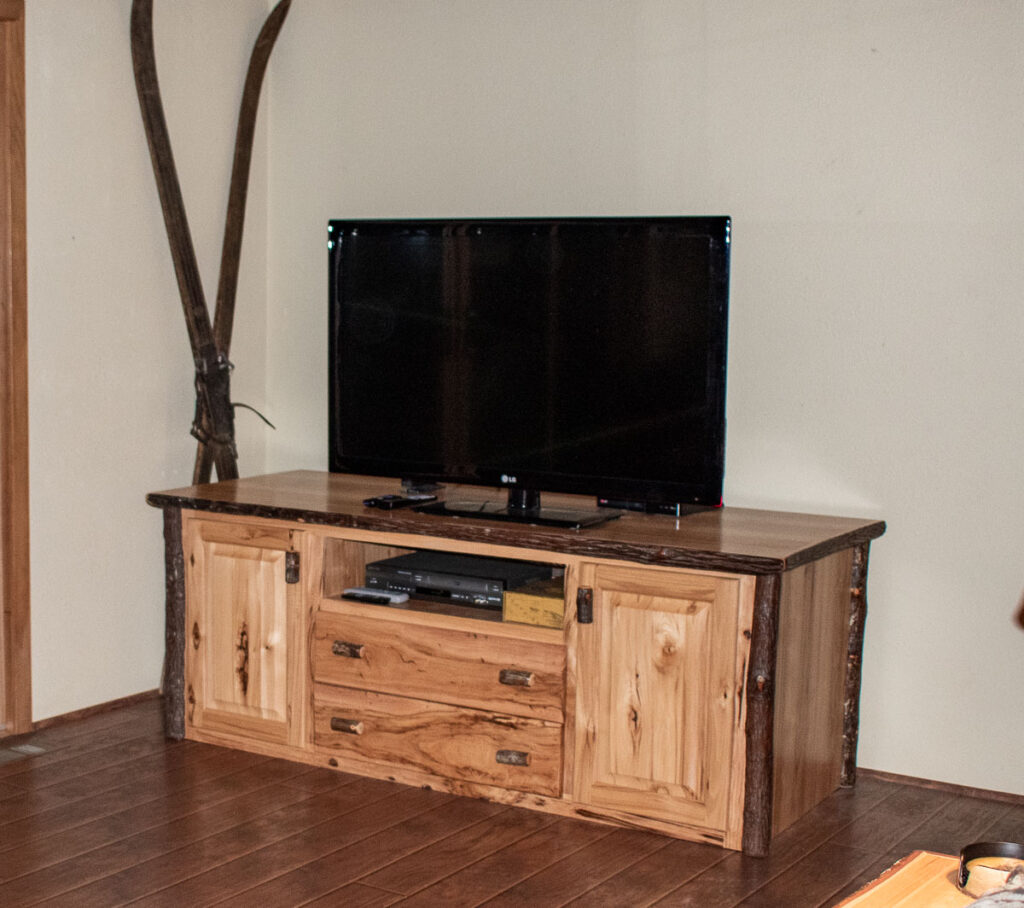 Log Cabin on the Lake – Interior Decor Complete with Photos! - Cheryl ...