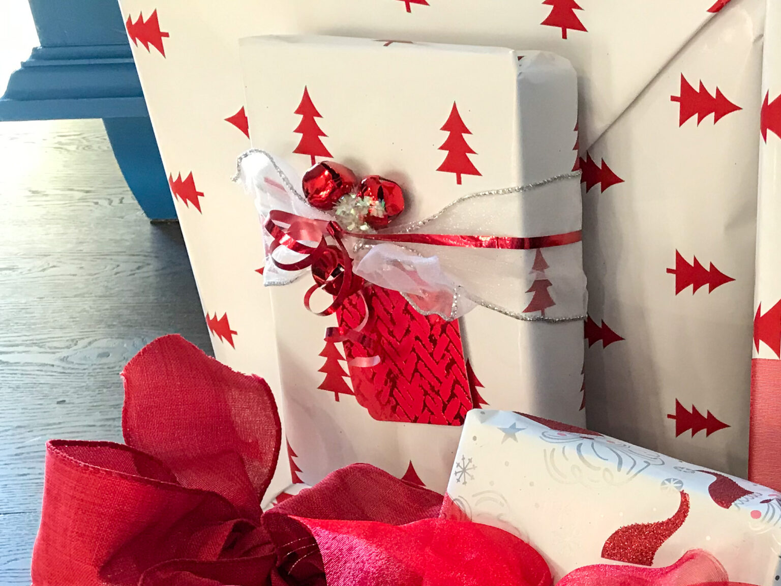 How to Create Beautiful Bows for Stunning Christmas Packages