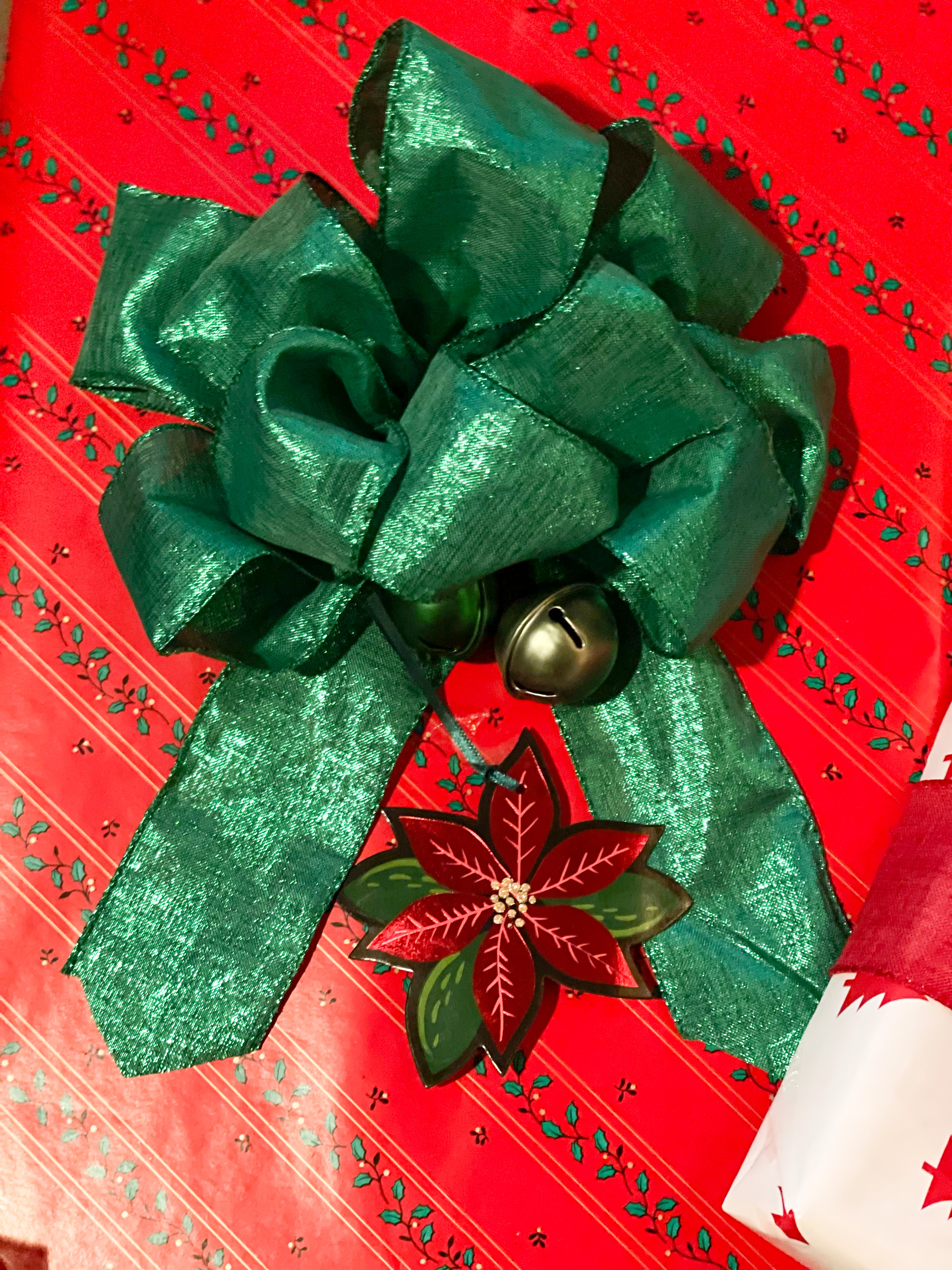 How to Create Beautiful Bows for Stunning Christmas Packages