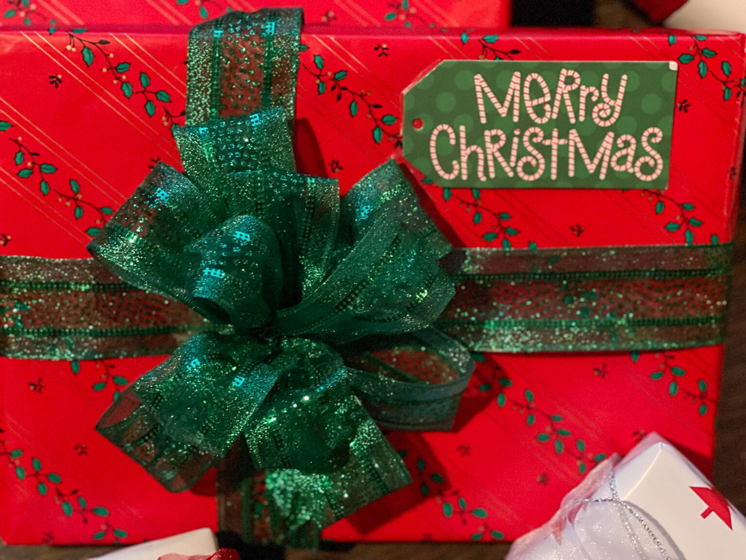 How to Create Beautiful Bows for Stunning Christmas Packages